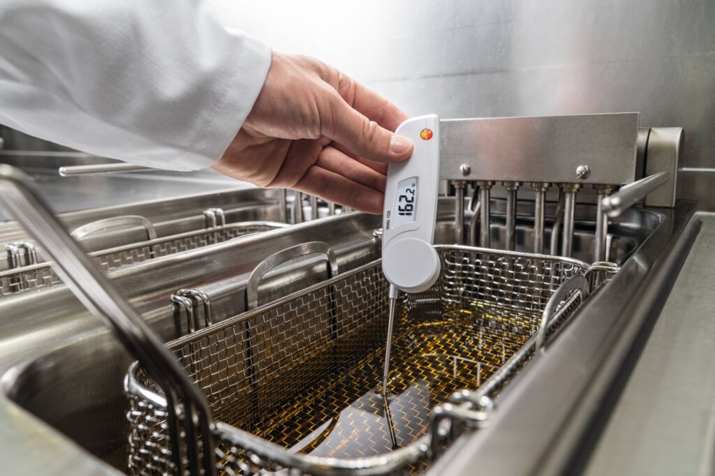 testo 106 - Food thermometer - Senze Instruments Pte Ltd